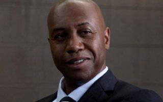 Supporting Cast: Swipe – Shameless – Fikkle Fame